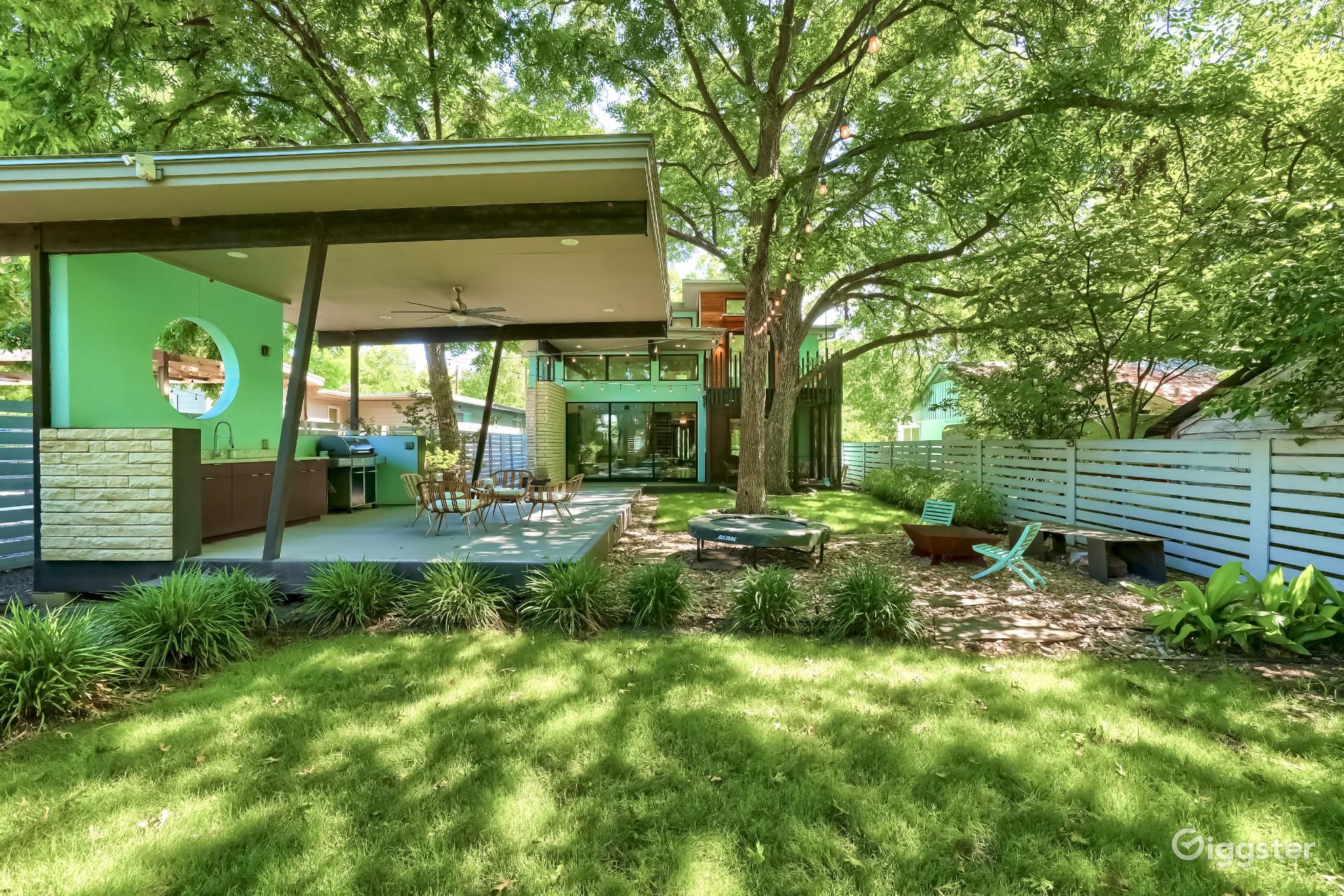 Modern and Spacious Blue Tree House | Rent this location on Giggster