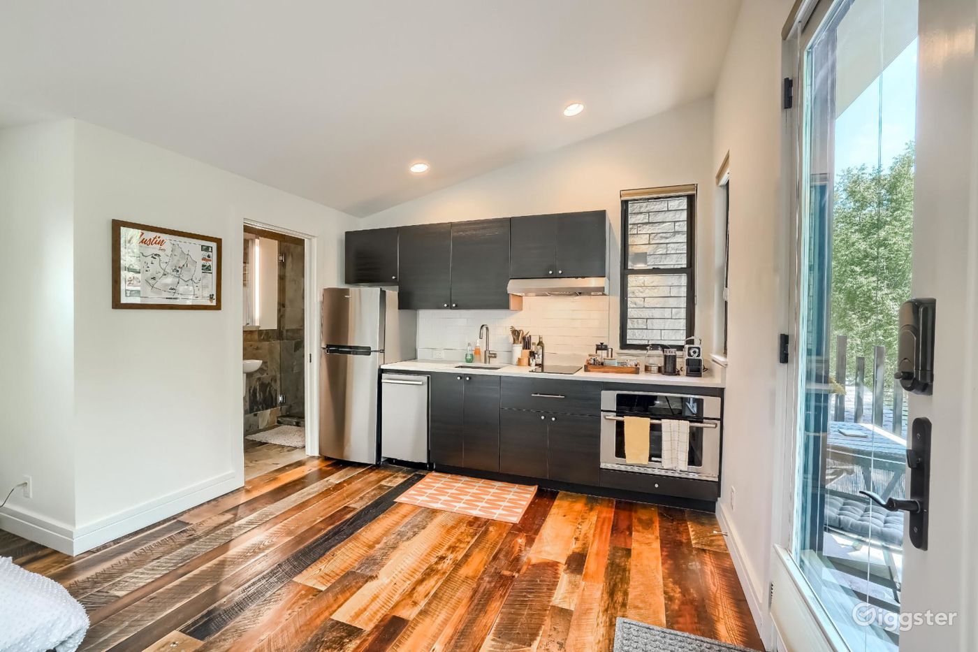 Modern and Spacious Blue Tree House | Rent this location on Giggster