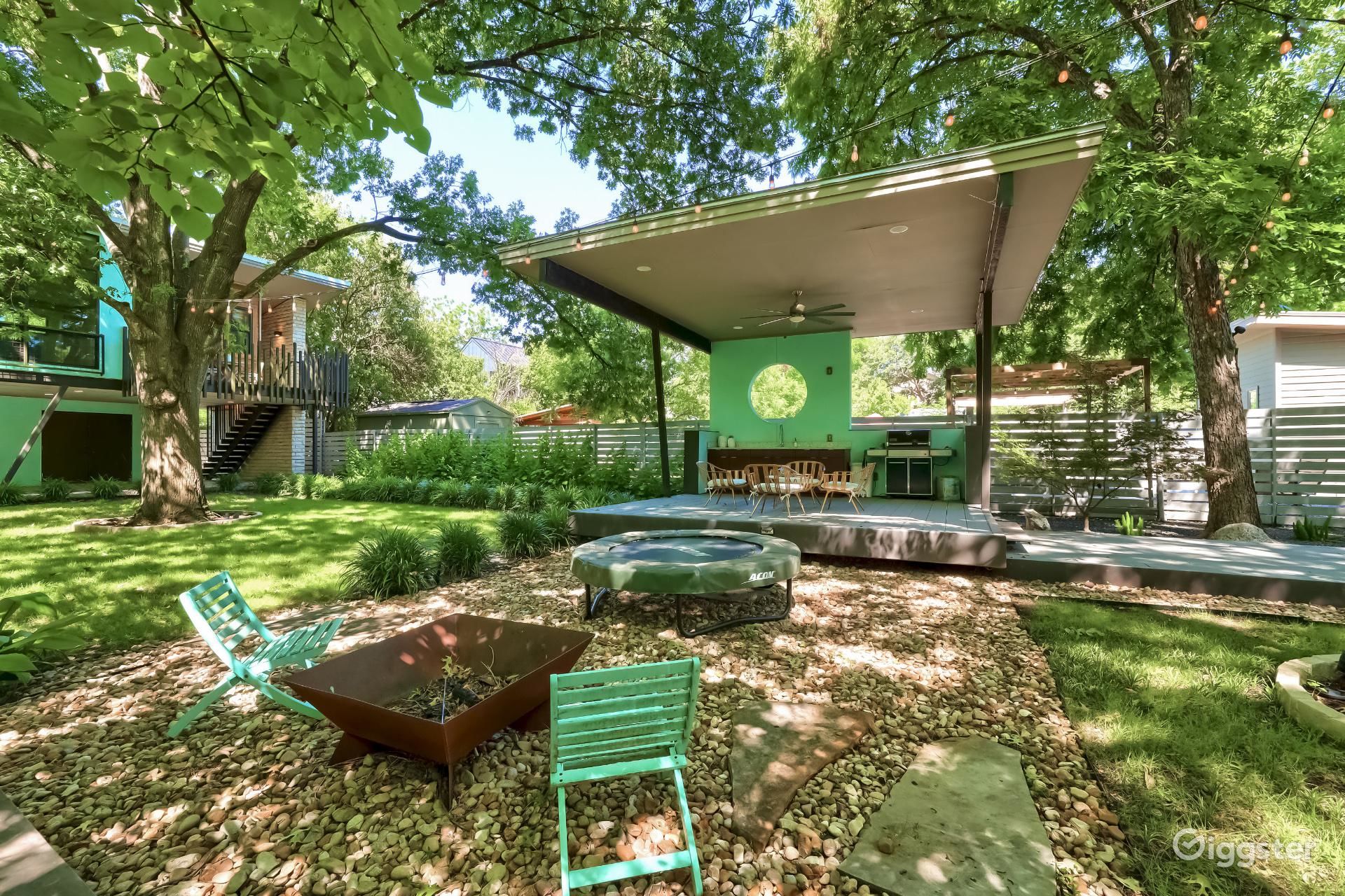 Modern and Spacious Blue Tree House | Rent this location on Giggster