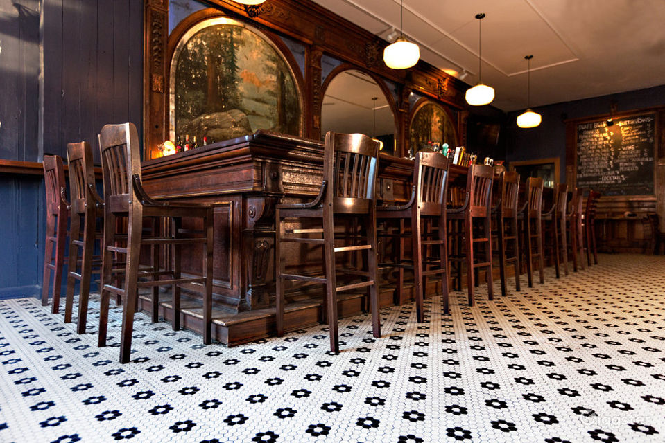 Classically Styled Bar and Private Event Space | Rent this location on ...
