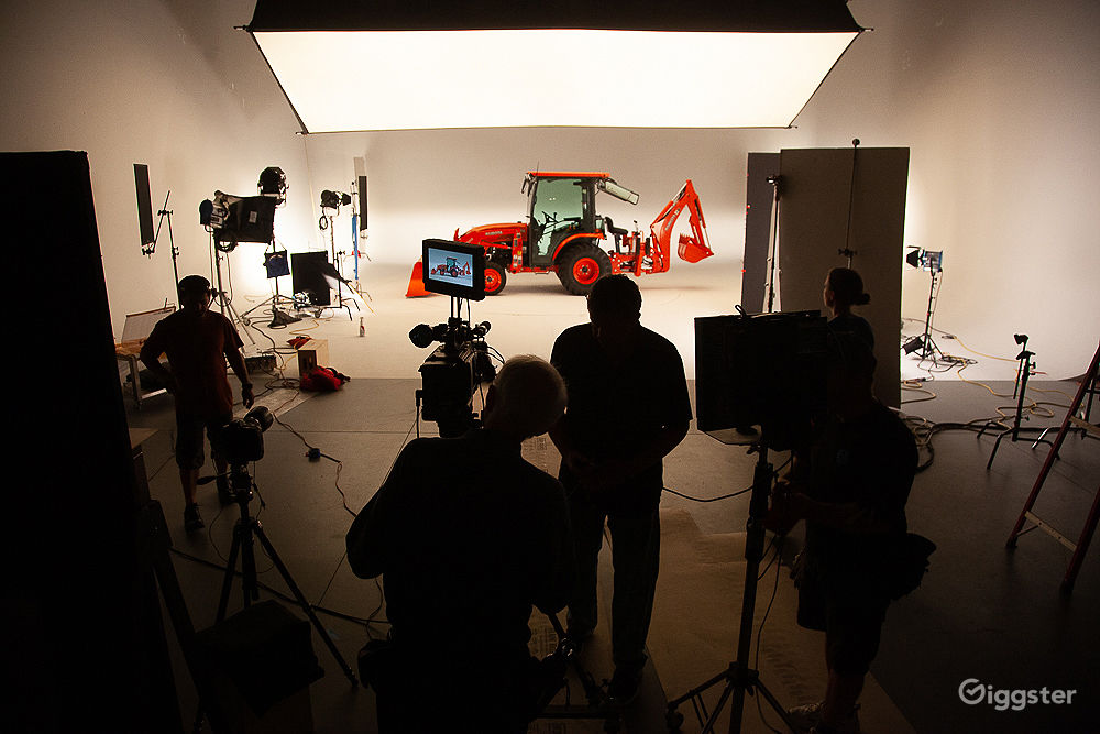 Carousel / Turntable Studio in Anaheim | Rent this location on Giggster