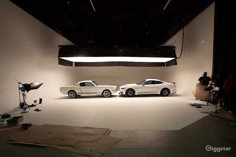 Carousel / Turntable Studio in Anaheim | Rent this location on Giggster