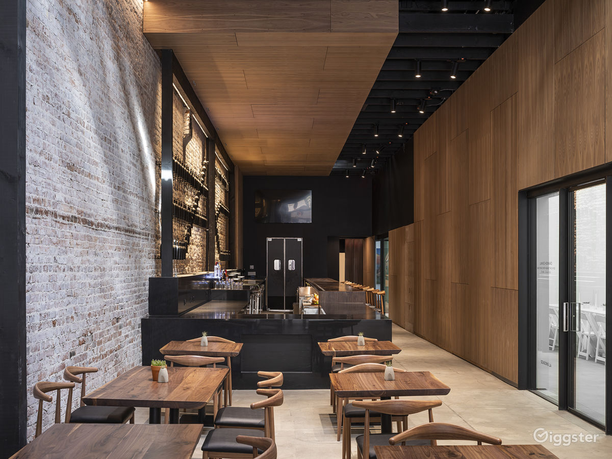 Gorgeous Restaurant Bar with an Art Gallery | Rent this location on ...