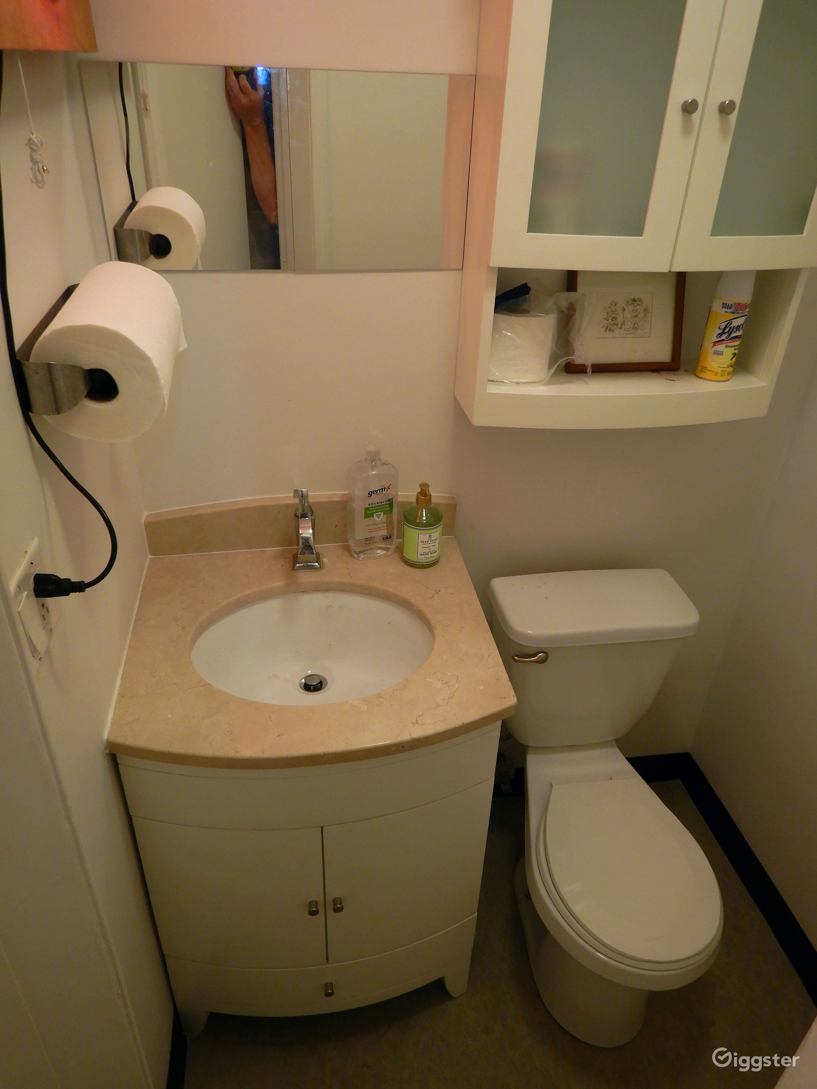 ASYLUM / PADDED CELL STANDING SET | Rent this location on Giggster