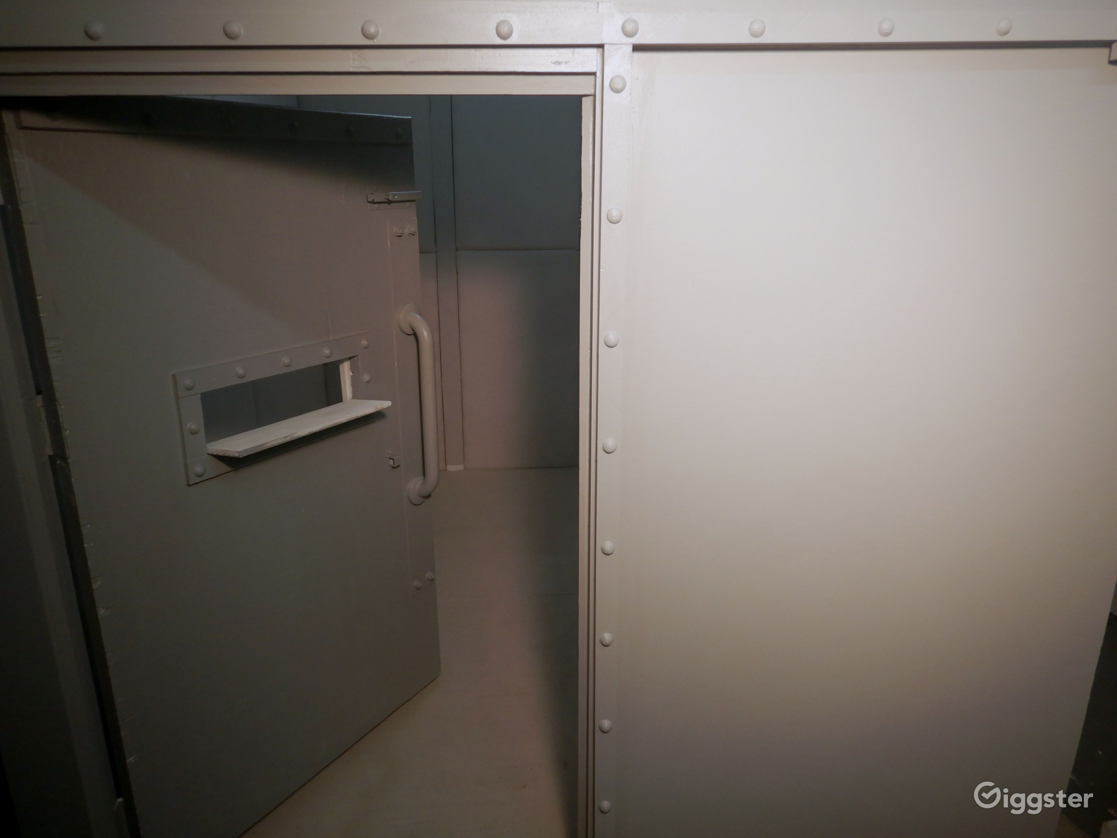 ASYLUM / PADDED CELL STANDING SET | Rent this location on Giggster
