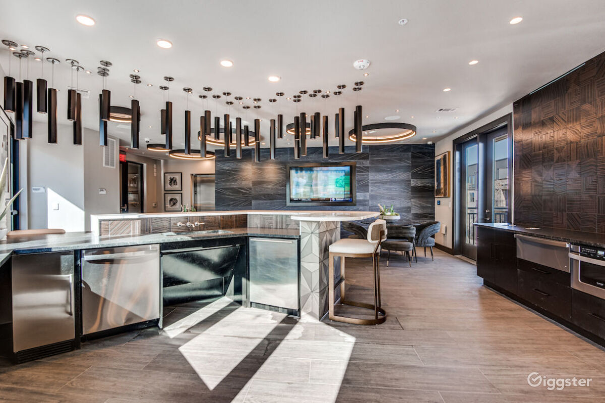 Elevated Lounge & Deck in Addison | Rent this location on Giggster