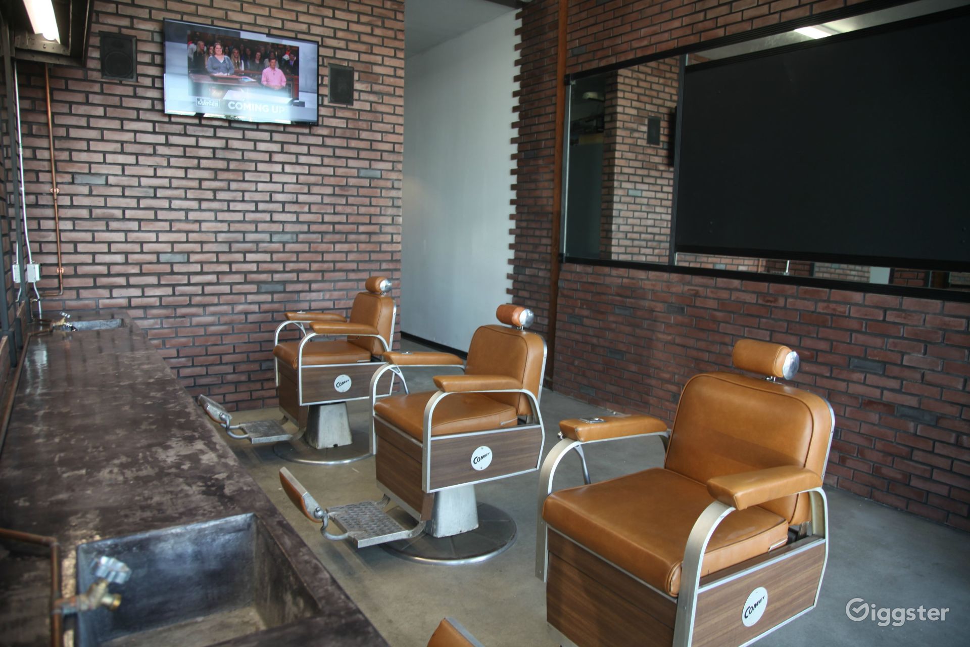 Classic Gentlemen's Barber Shop | Rent this location on Giggster