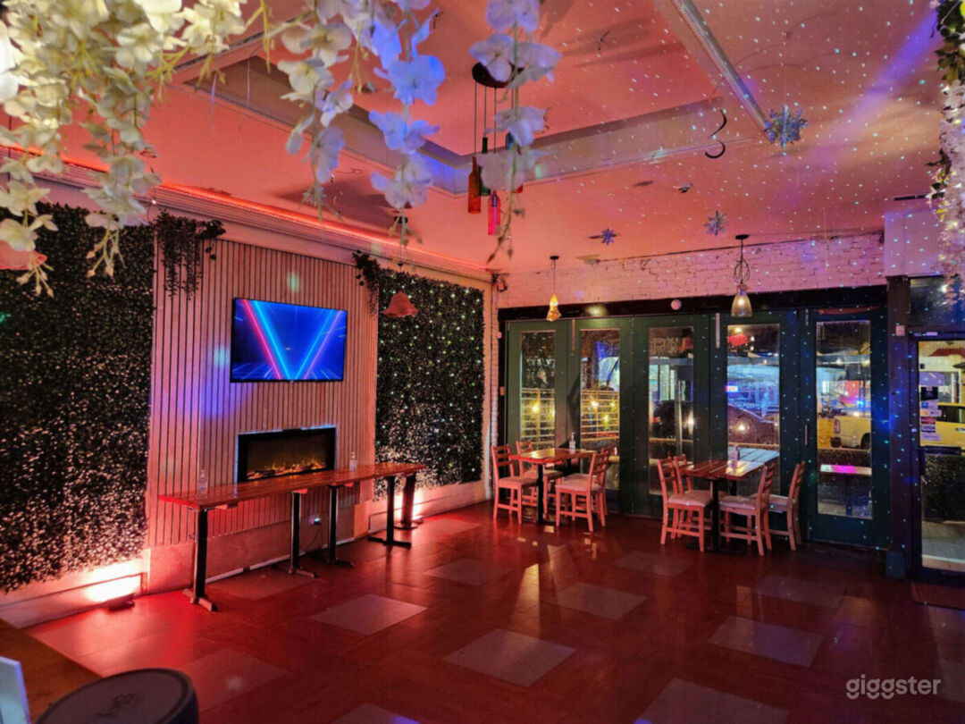 Tropical Main Dining Room | Rent this location on Giggster