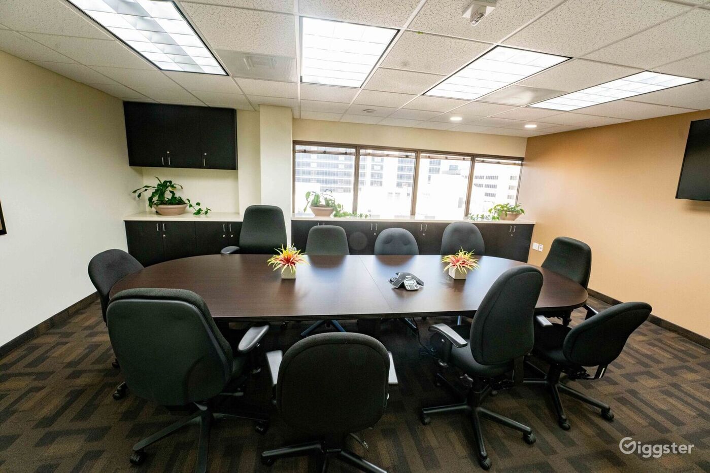Suite 700: Executive Conference Room (LAX) | Rent this location on Giggster