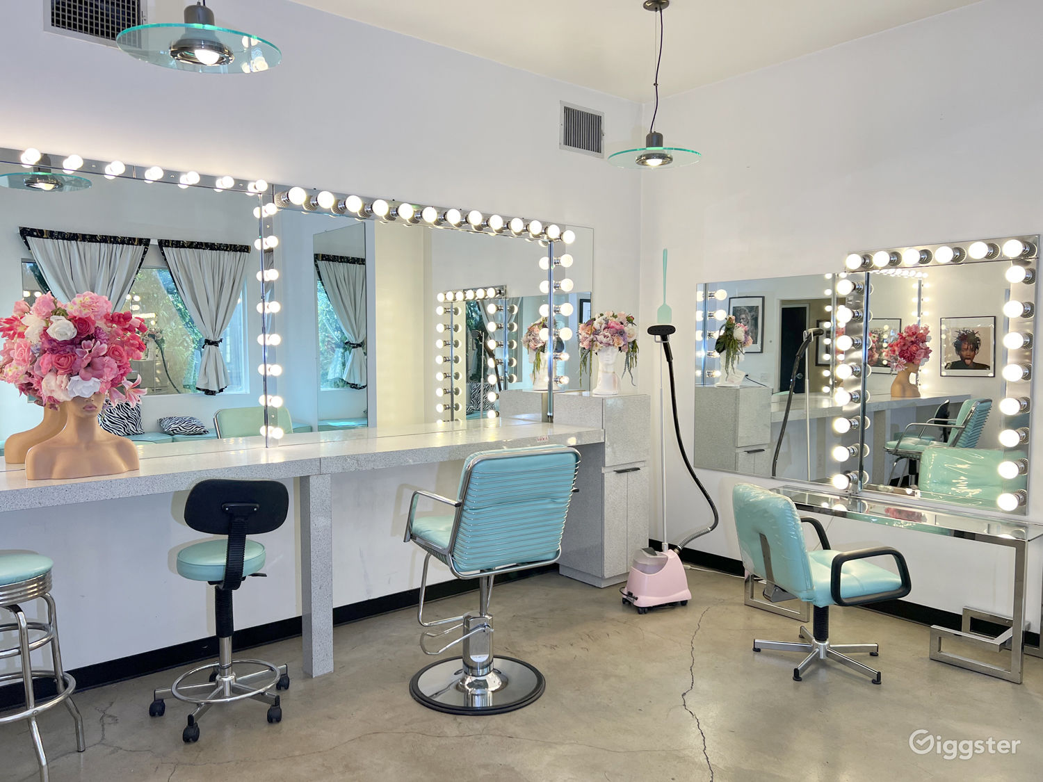 Beautifully Curated Photo & Film Studio | Rent this location on Giggster