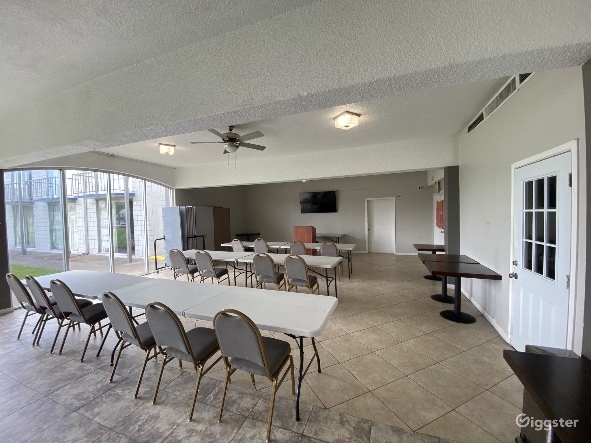 Meeting and Event Spaces in the Heights | Rent this location on Giggster