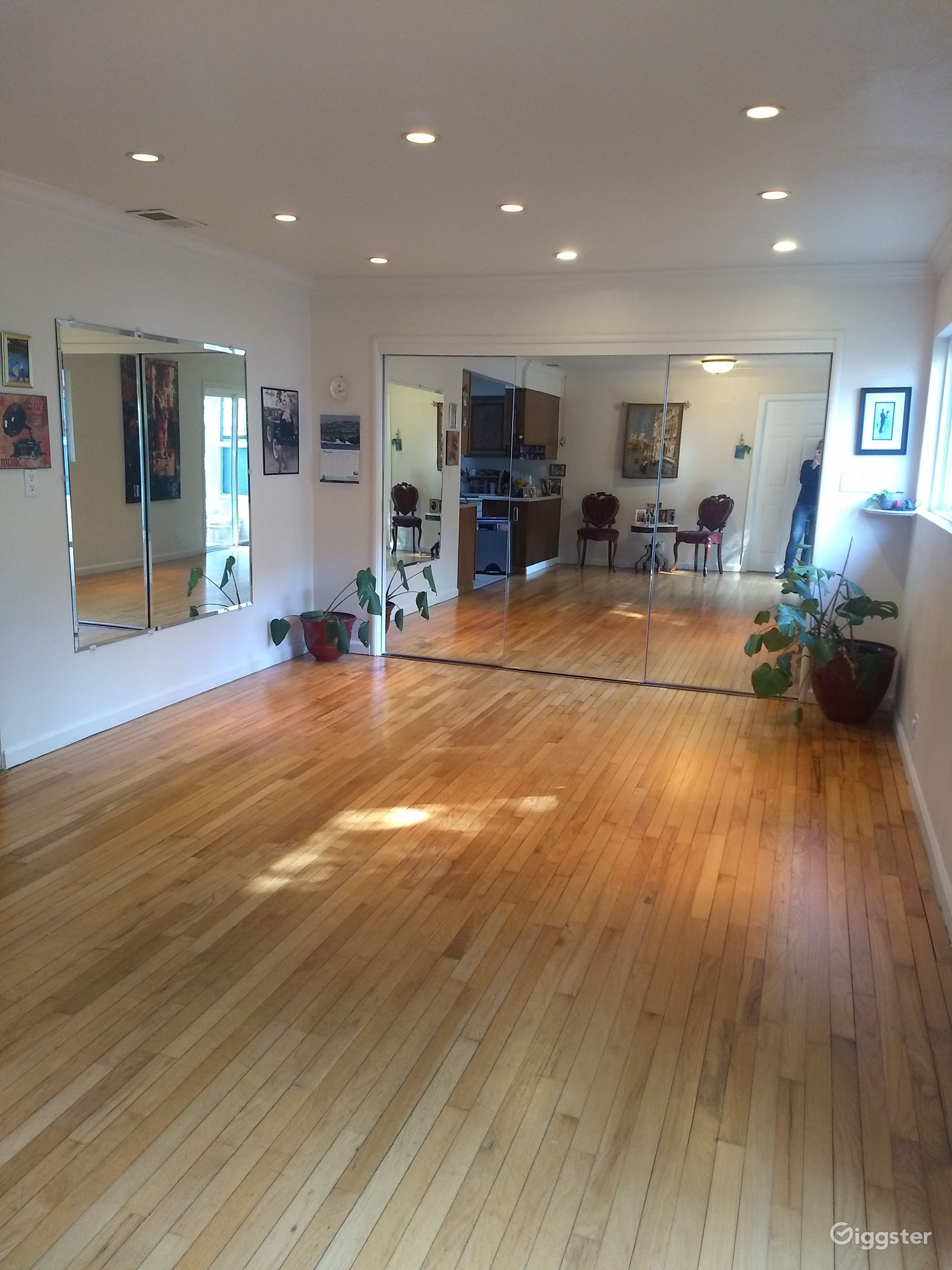 Small but Elegant Dance Studio in Pacifica | Rent this location on Giggster