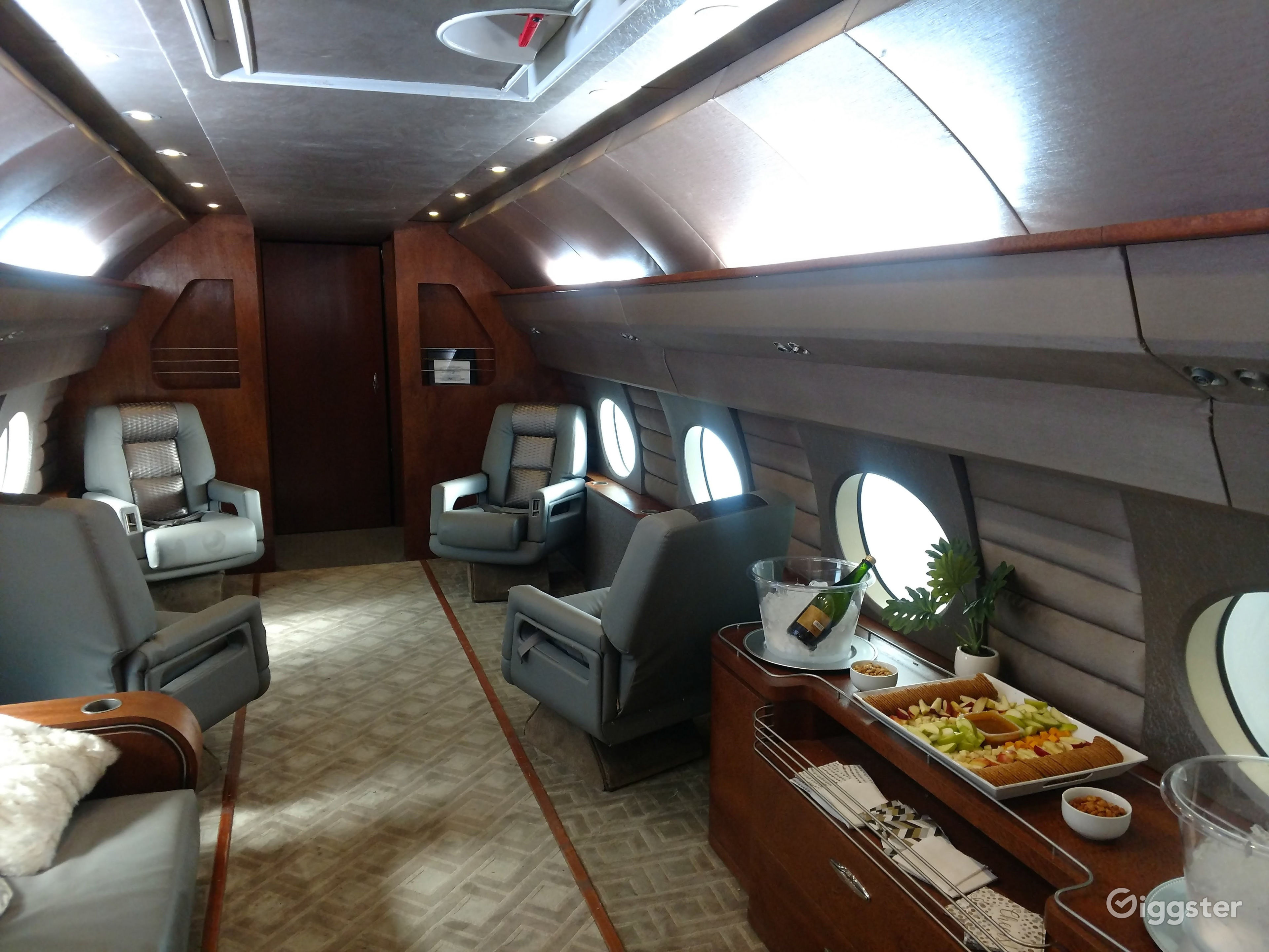 G4 Large Luxury Jet Airplane available for filming | Rent this location ...