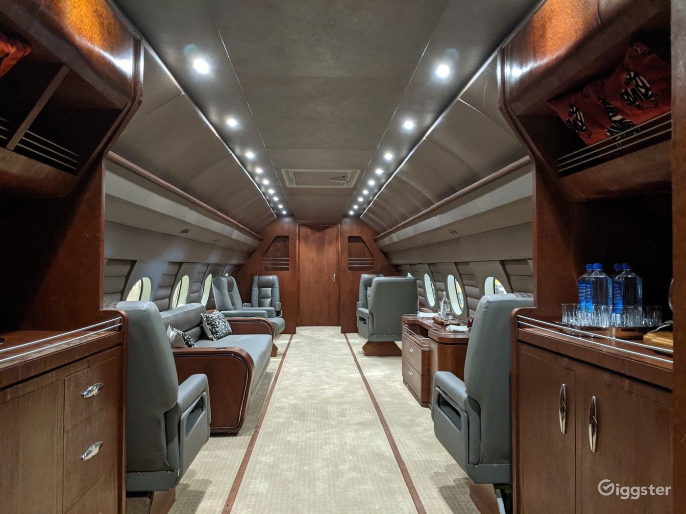 G4 Large Luxury Jet Airplane available for filming | Rent this location ...