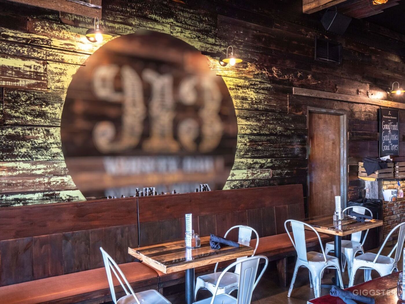 Industrial & Rustic Restaurant & Bar | Rent this location on Giggster