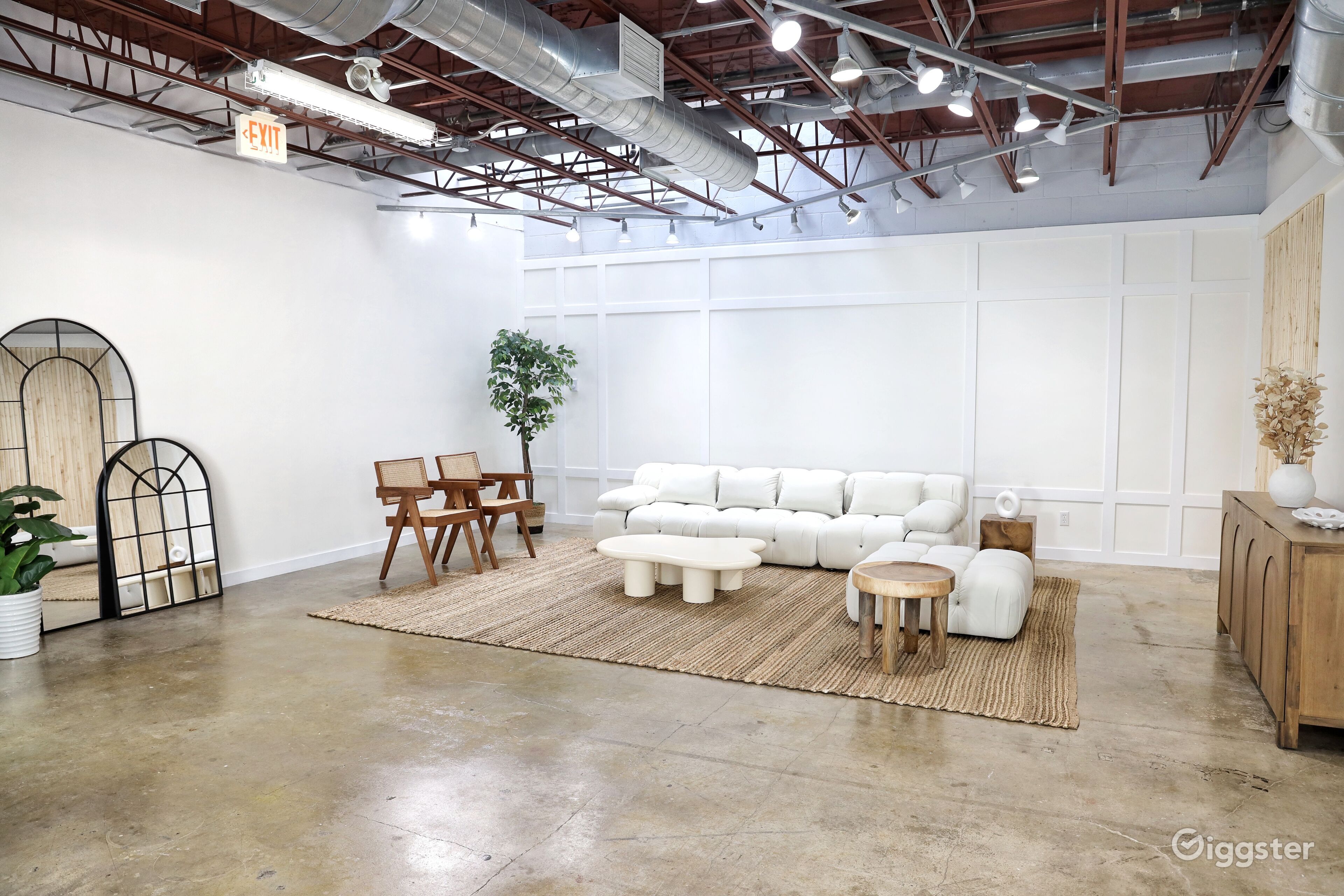 Downtown Fully Equipped Creative Studio | Rent this location on Giggster