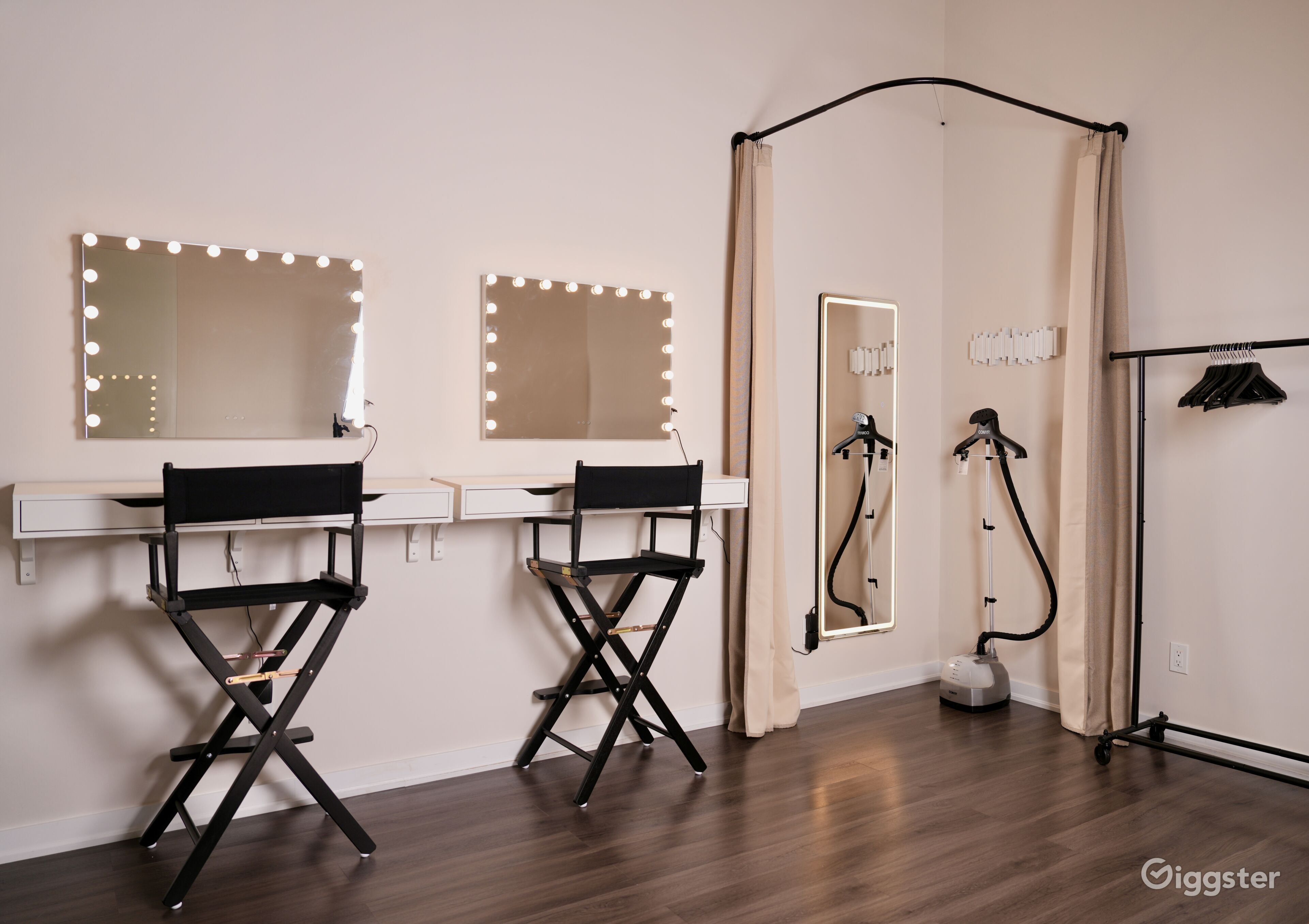 Multi-Set & Fully-Equipped Photography Studio TO | Rent this location ...