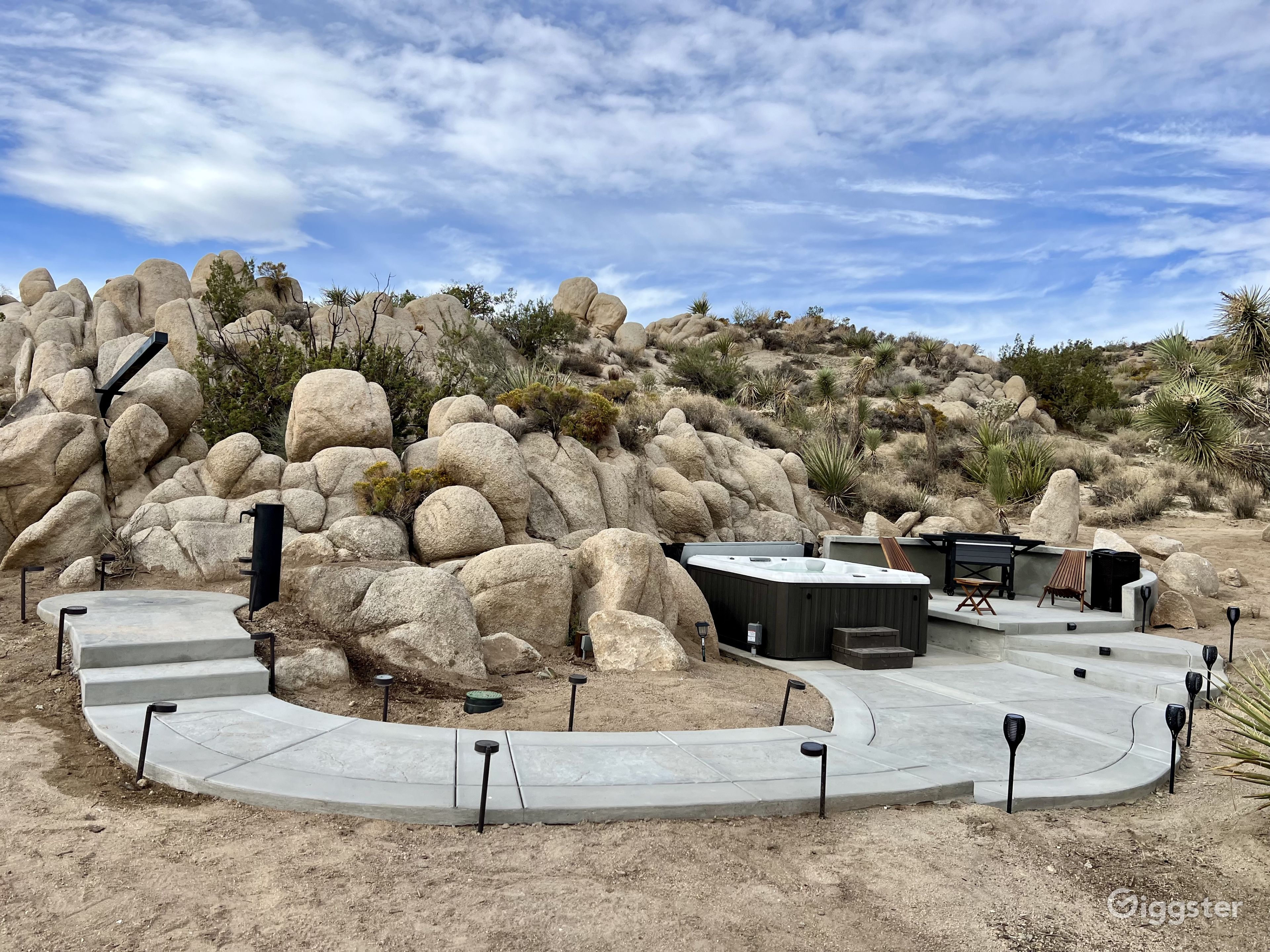 4 acre Joshua Tree oasis, all custom prvt backyard | Rent this location ...