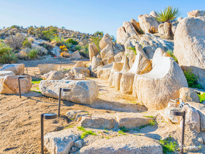4 acre Joshua Tree oasis, all custom prvt backyard | Rent this location ...