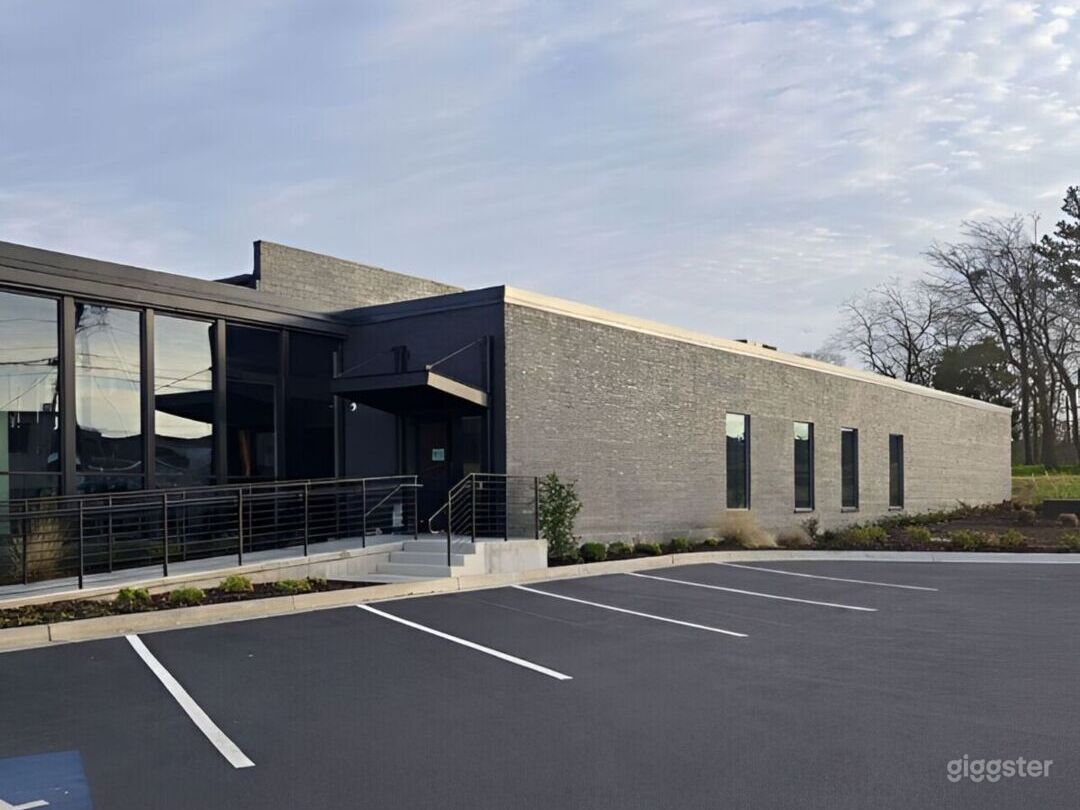 Modern Event Venue with Floor-to-Ceiling Windows | Rent this location ...