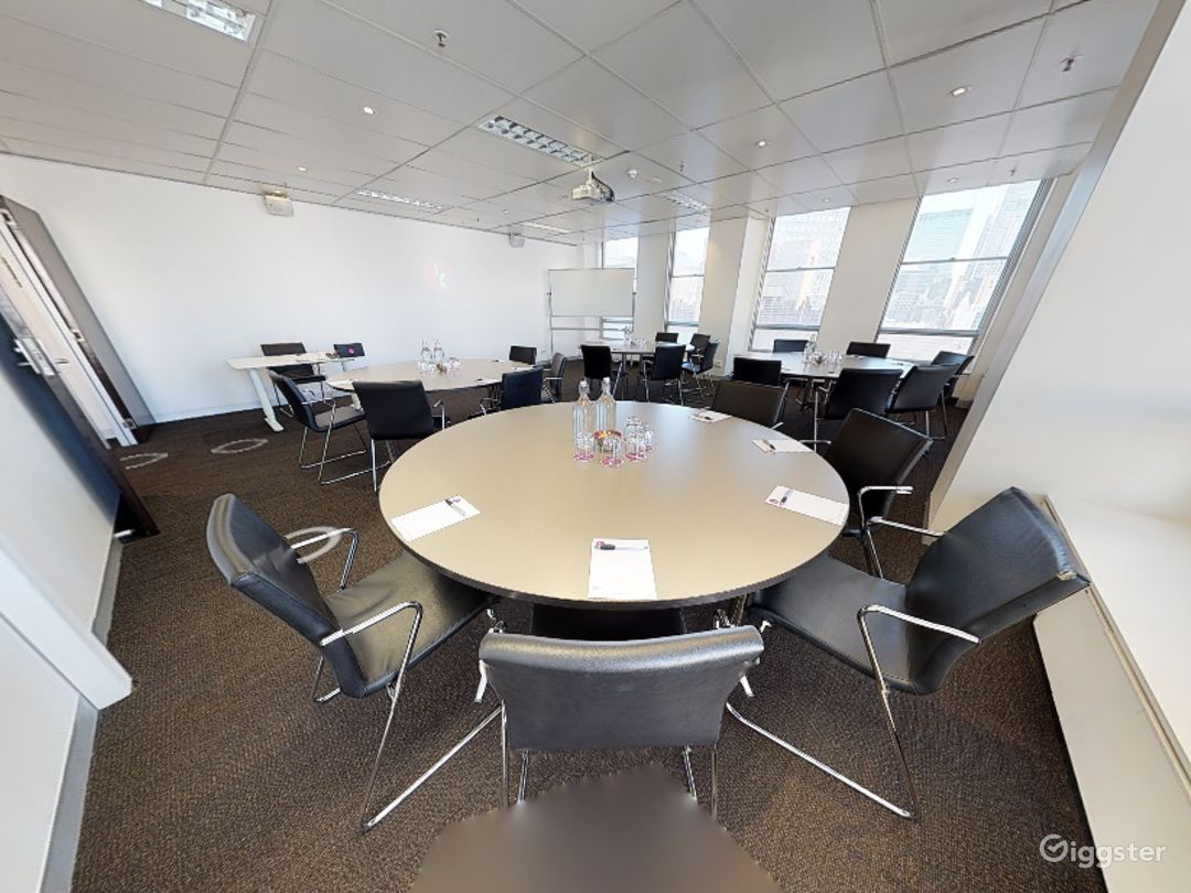 Room 804 ll Melbourne | Rent this location on Giggster