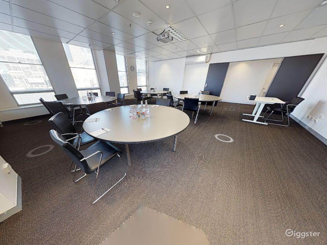 Room 804 ll Melbourne | Rent this location on Giggster