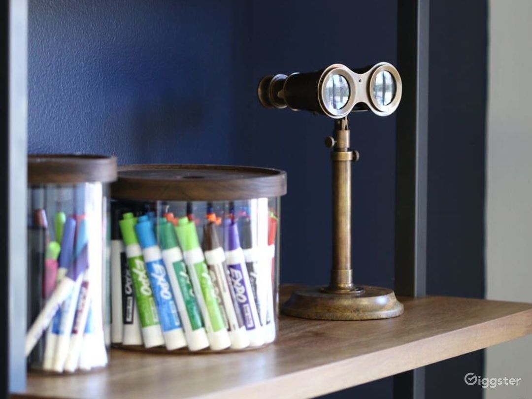 Convertible meeting room in UA with plentiful parking | Rent this ...