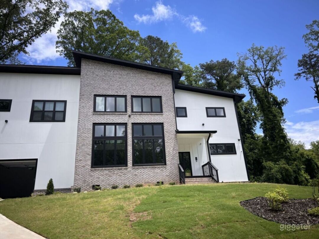 The Oasis ATL: Lights, Camera, Cascade! | Rent this location on Giggster