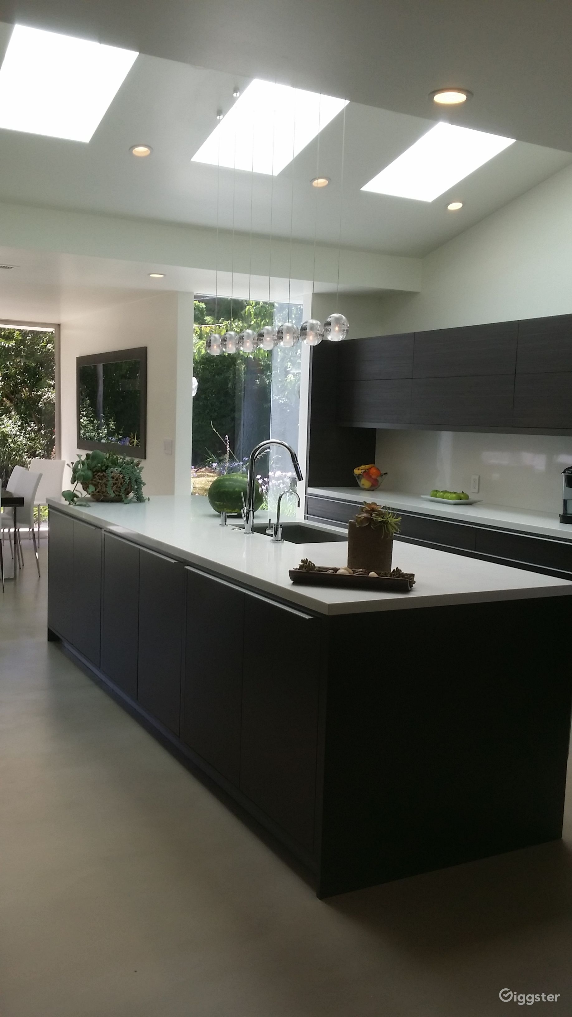 Modern Sherman Oaks - 262 | Rent this location on Giggster