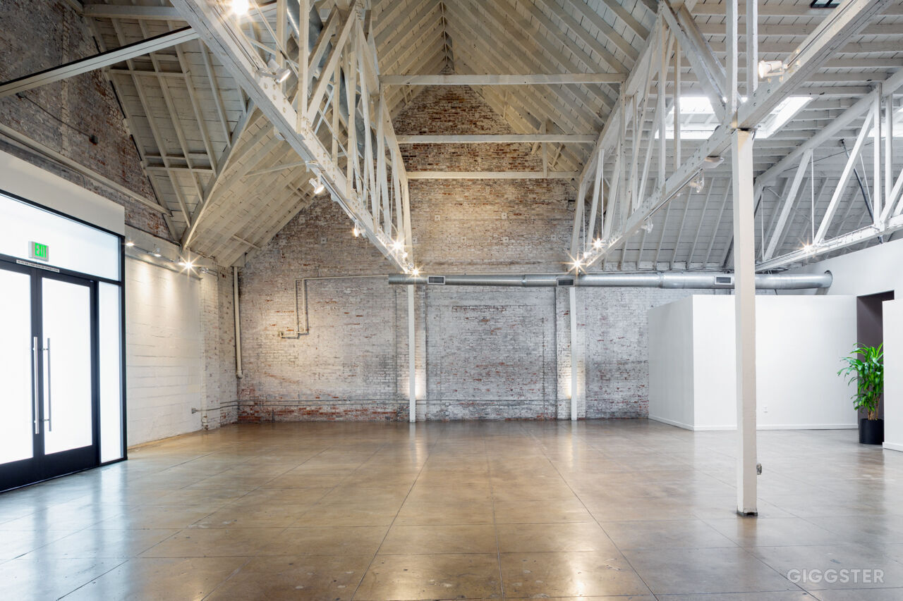 Expansive Multipurpose Warehouse Space in DTLA | Rent this location on ...