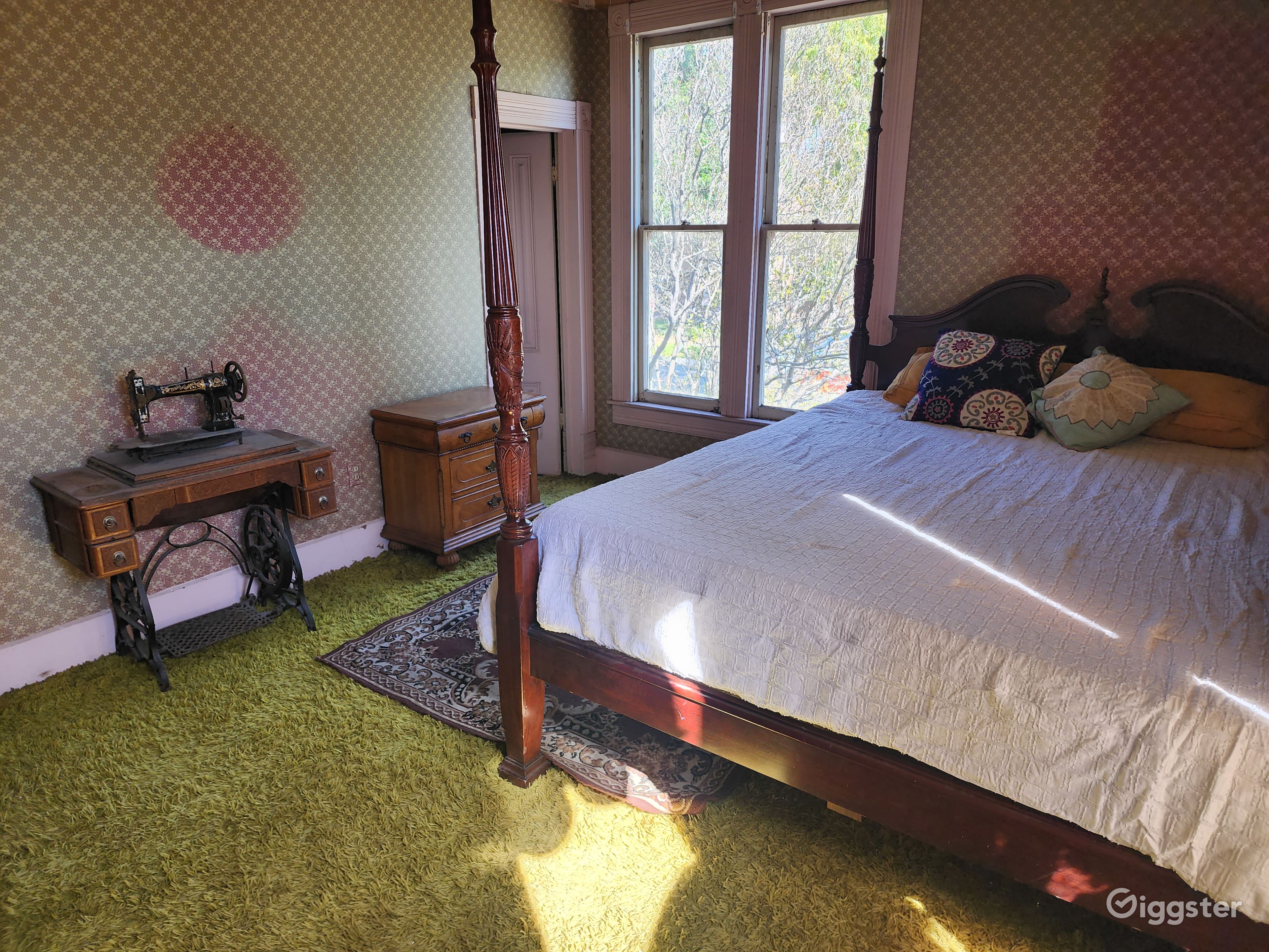 Queen Anne Victorian time-Capsule -Mansion | Rent this location on Giggster