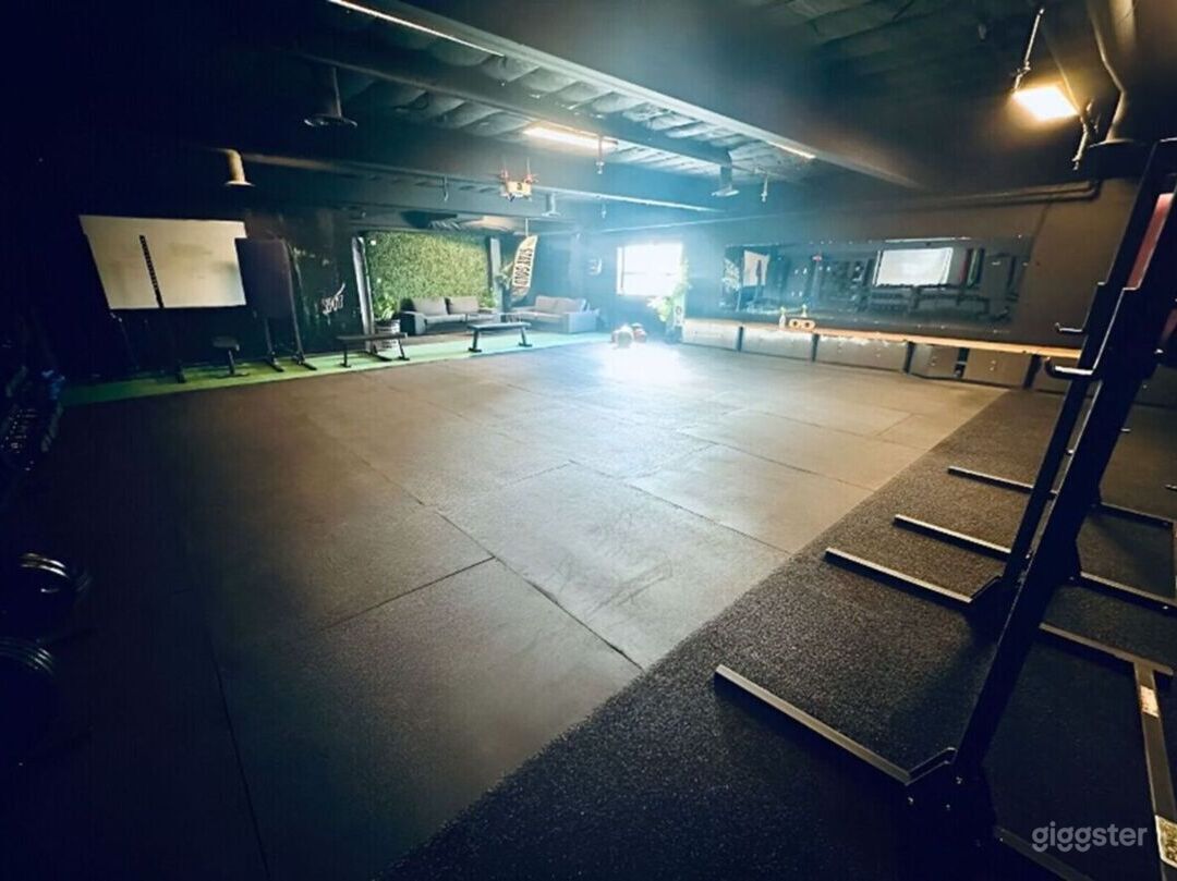 Fully Equipped Gym Facility with 2 Medium Indoor Gyms, 1 Large Gym ...
