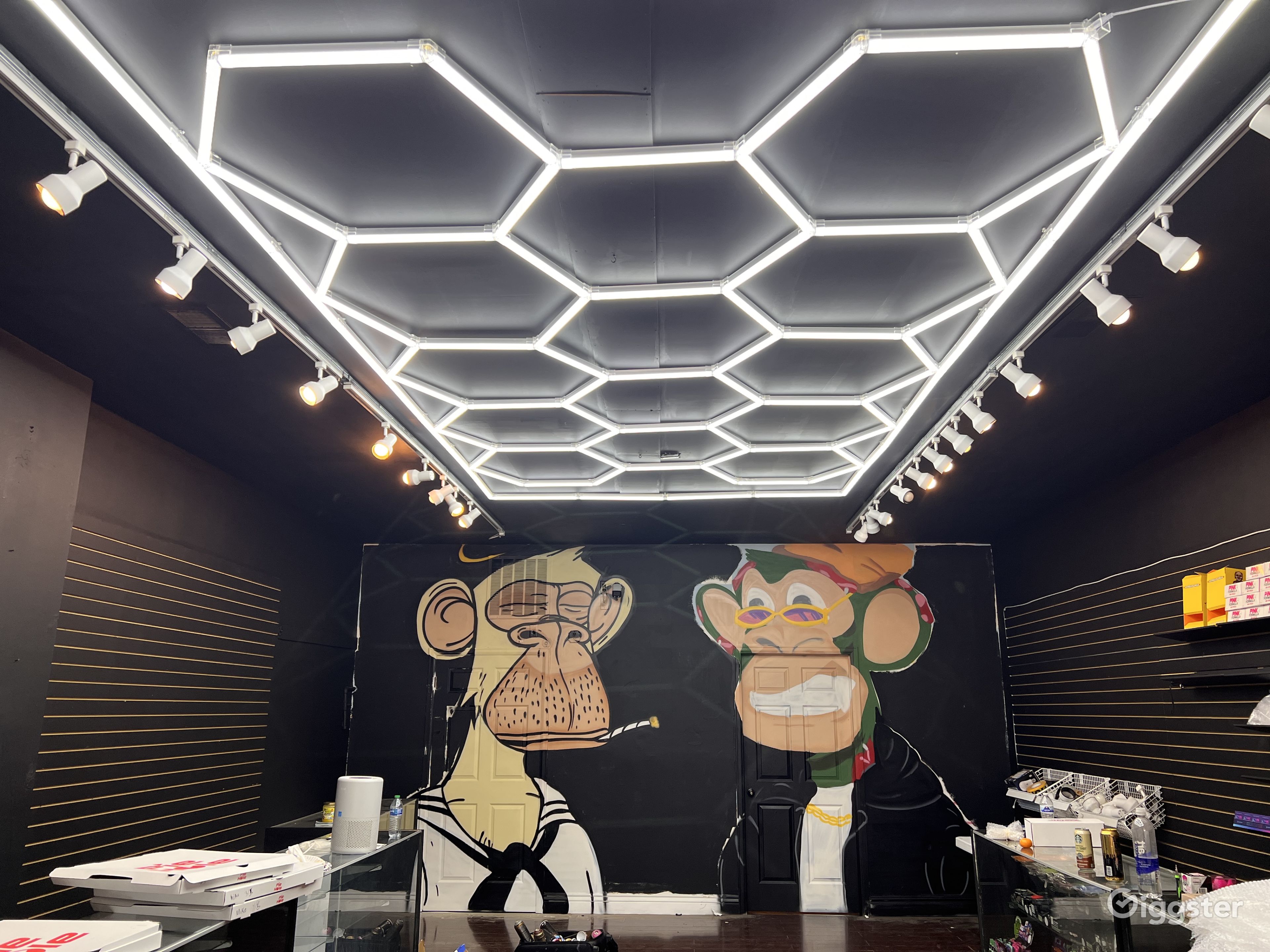 Smoke Shop Denver | Rent this location on Giggster