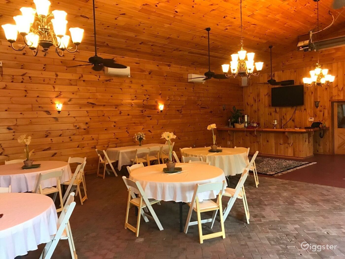 Rustic Events Space | Rent this location on Giggster