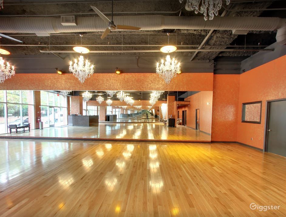Beautiful and Classy Dance Studio in The Woodlands | Rent this location ...