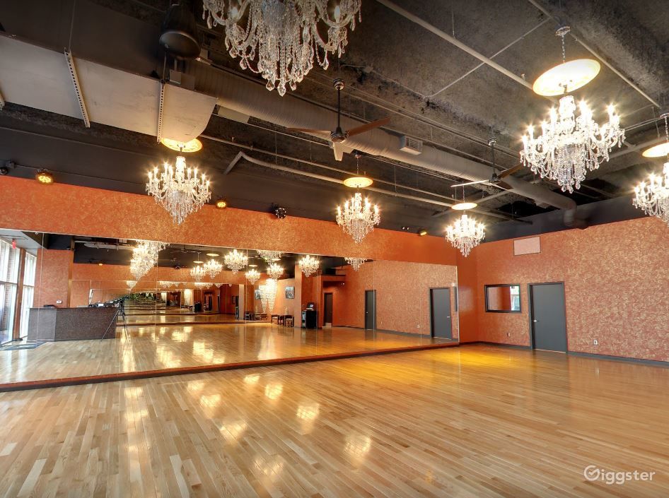 Beautiful and Classy Dance Studio in The Woodlands | Rent this location ...