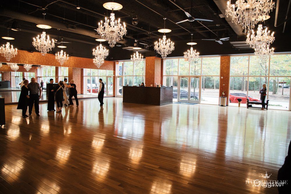 Beautiful and Classy Dance Studio in The Woodlands | Rent this location ...
