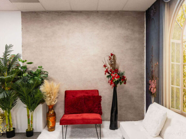 Great backgrounds, props and lighting photo studio | Rent this location ...