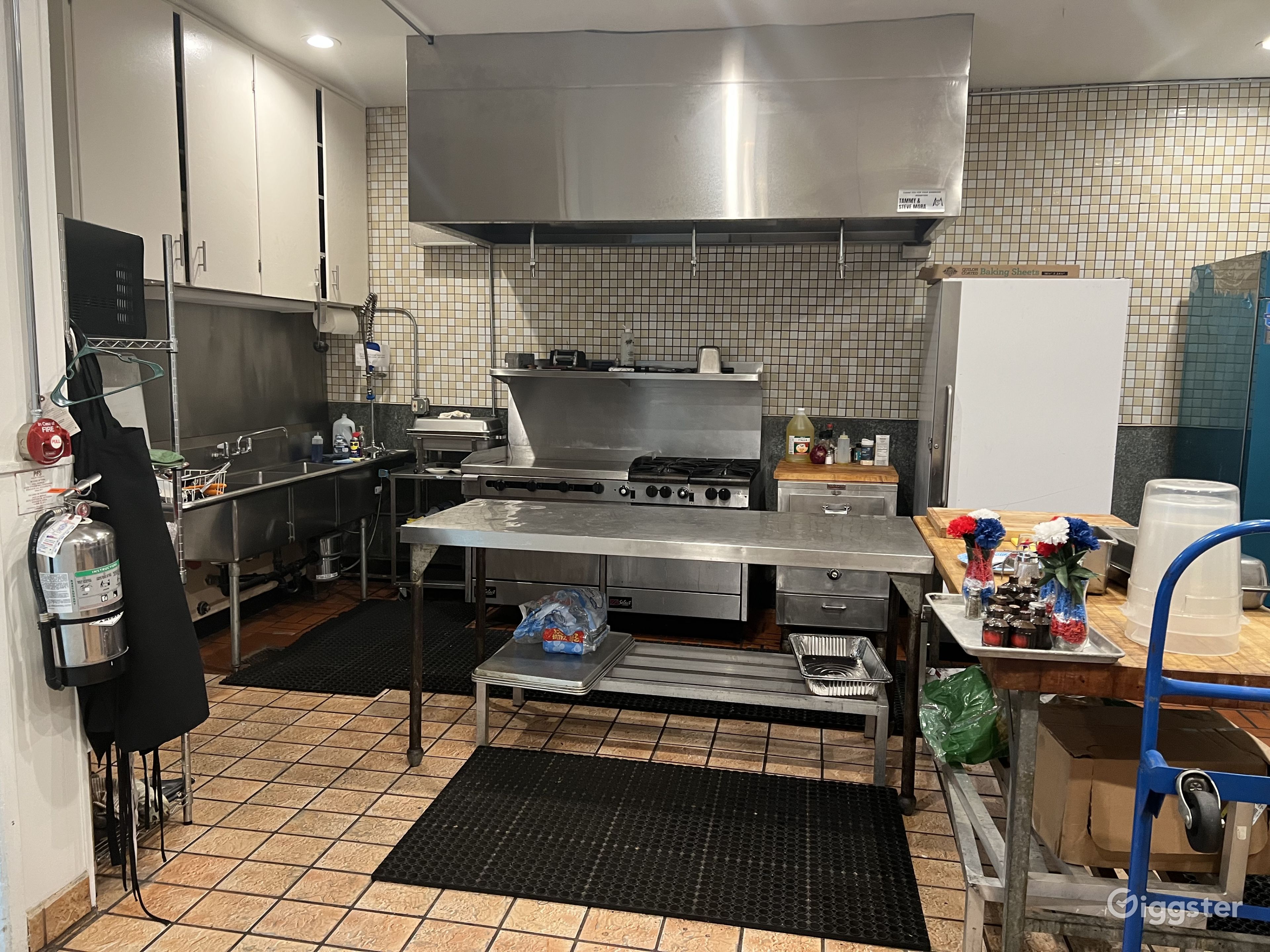 Large Hall With Bar & Kitchen | Rent this location on Giggster