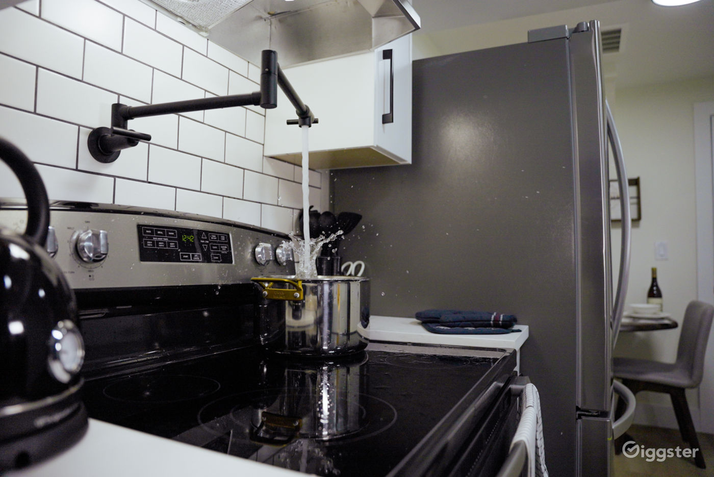 Spacious Mid-Century Magic Hideout | Rent this location on Giggster