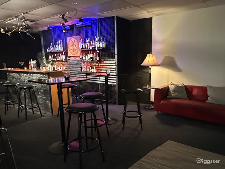 Fully Functional Speaky Easy Bar | Rent this location on Giggster