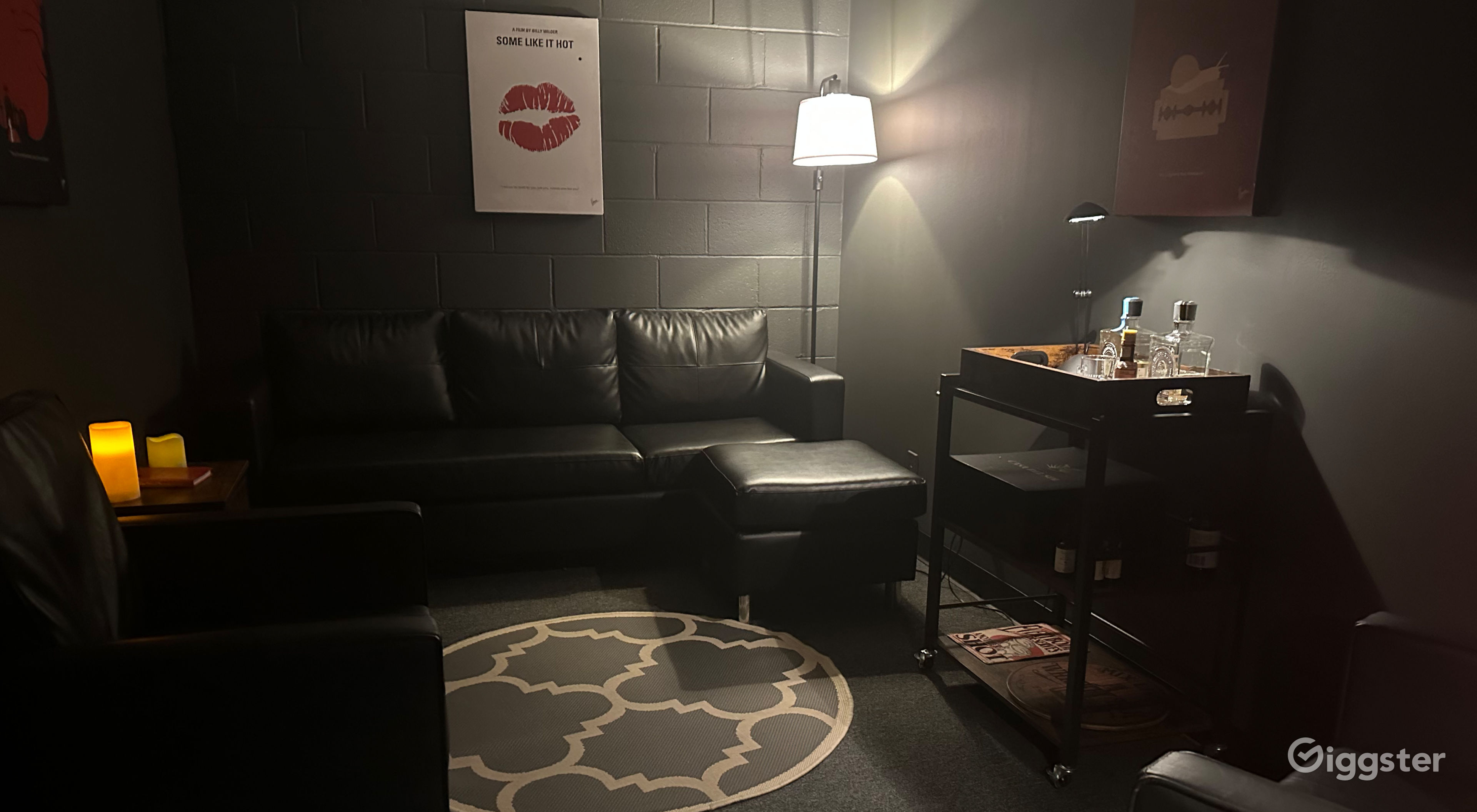 Fully Functional Speaky Easy Bar | Rent this location on Giggster