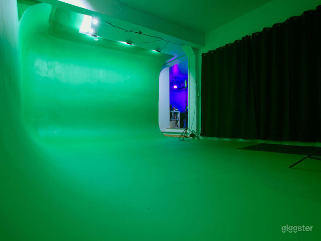 Green Screen Studio w/ Unreal Engine & VO Booth | Rent this location on ...