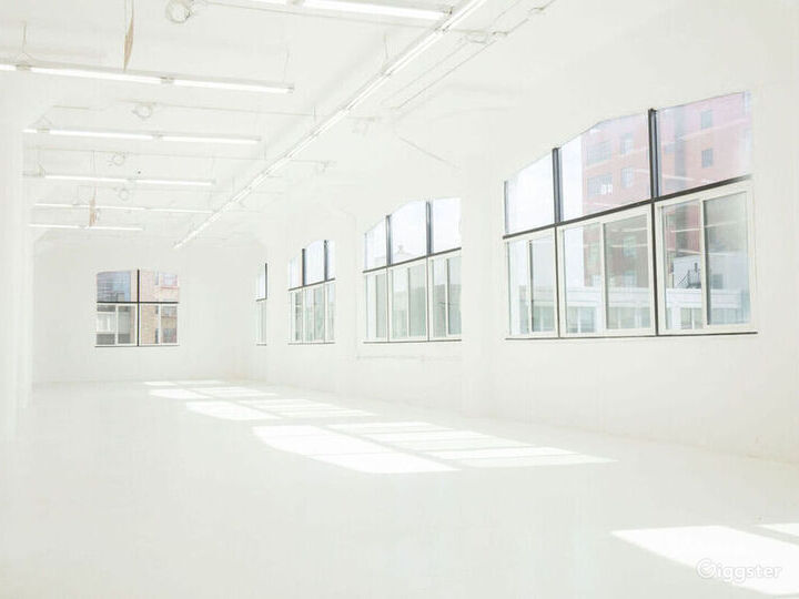 Perfect interview / product launch/ filming studio | Rent this location ...