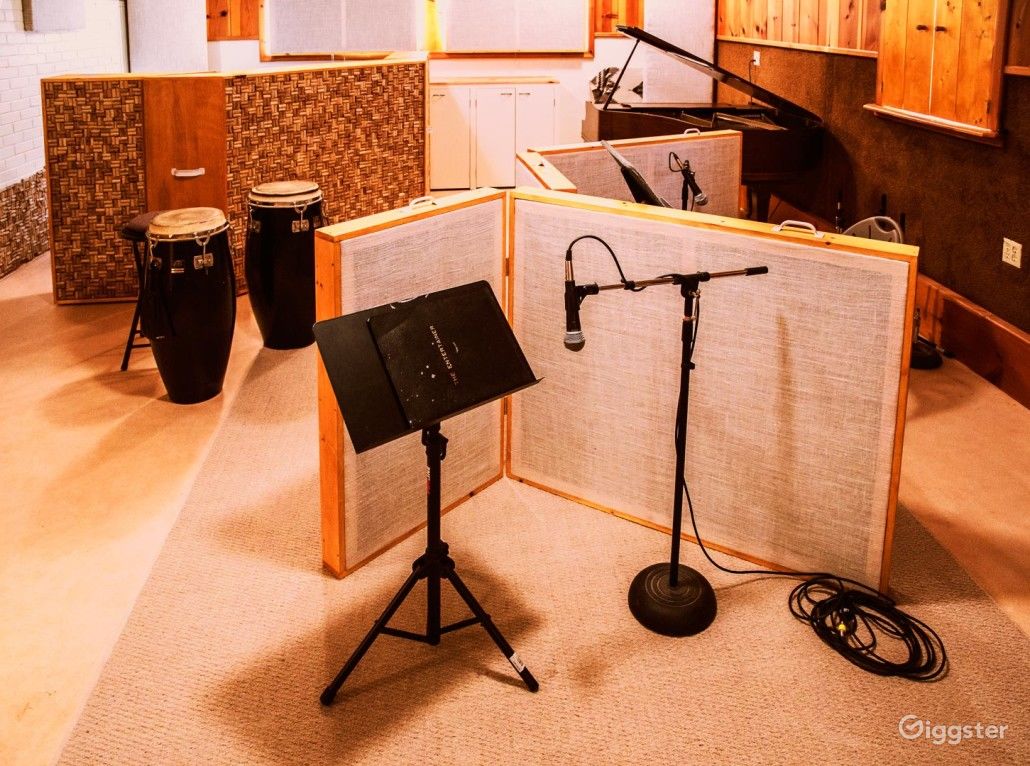 Amazing Recording Studio in Ashland | Rent this location on Giggster