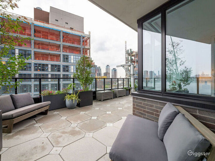NYC + East River View from 10th Floor, Greenpoint | Rent this location ...