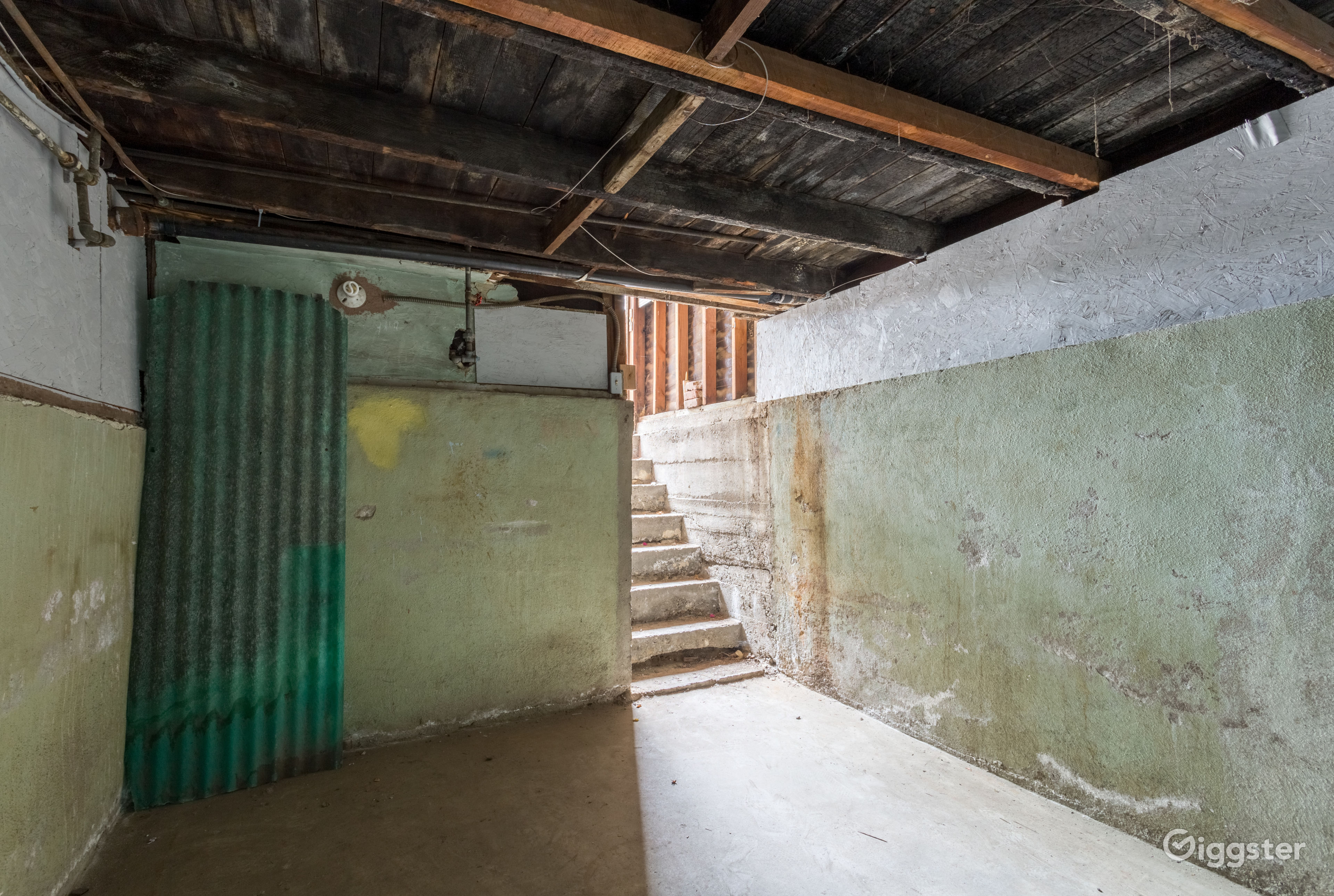 Downtown L.A. Stripped House | Rent this location on Giggster