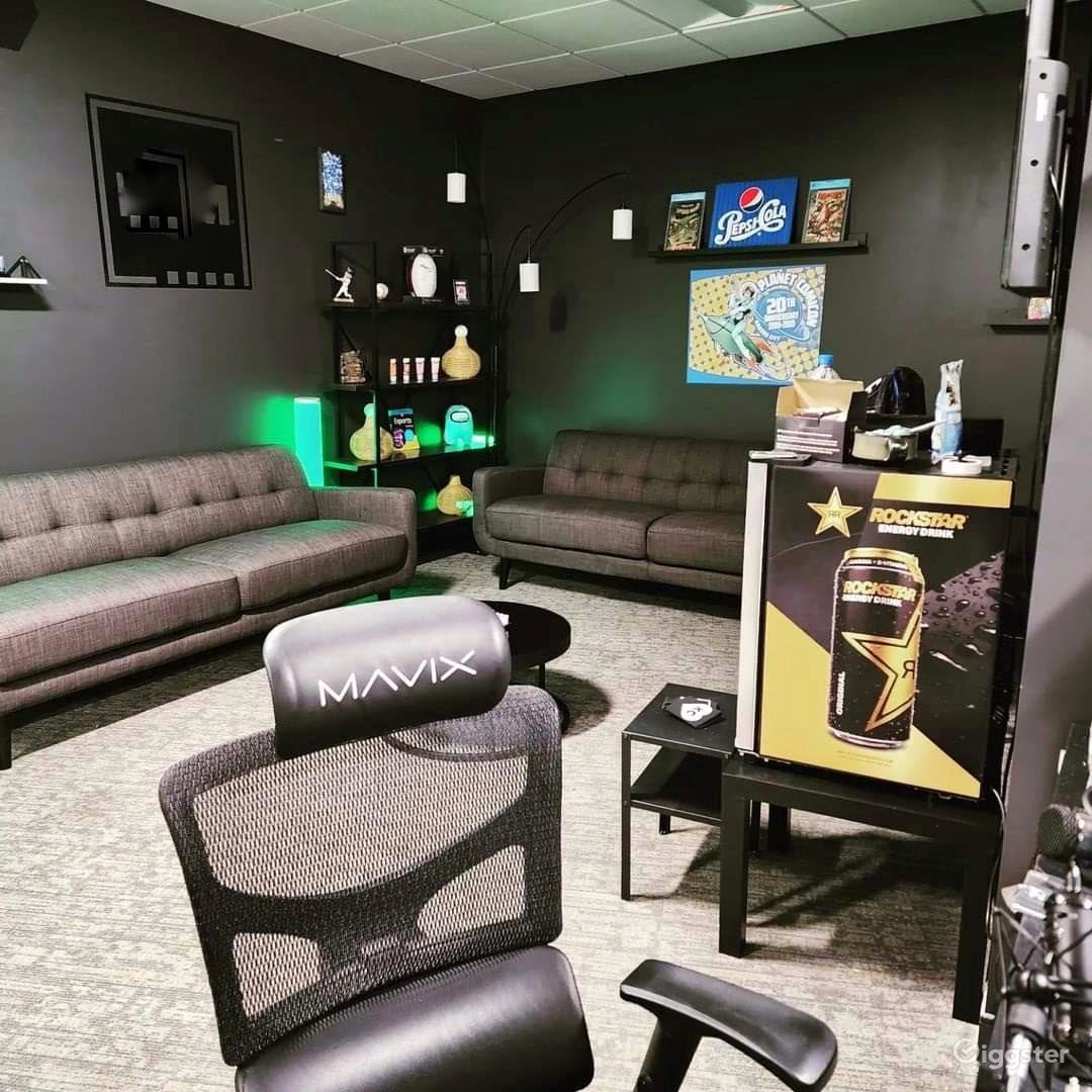 Content Creator & Gaming Studio | Rent this location on Giggster