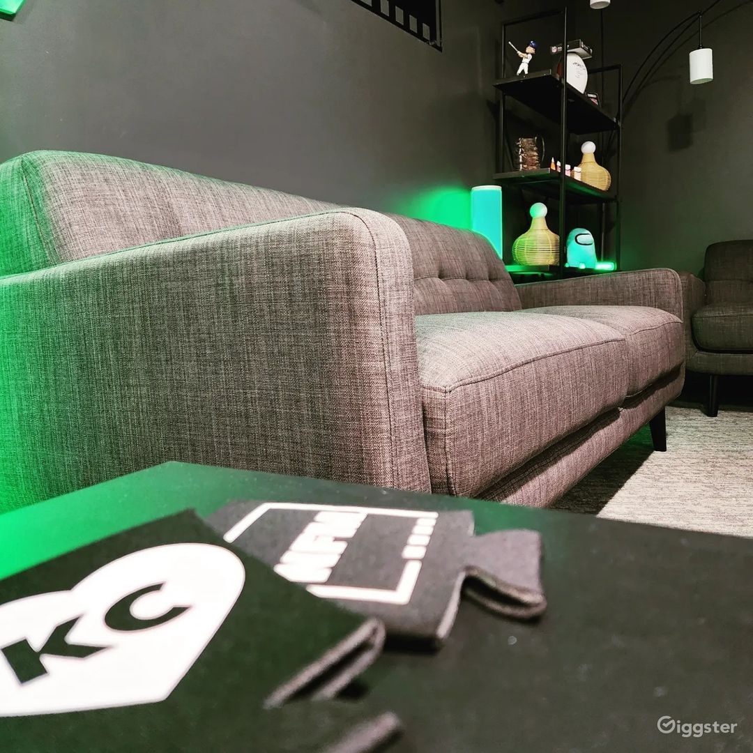 Content Creator & Gaming Studio | Rent this location on Giggster