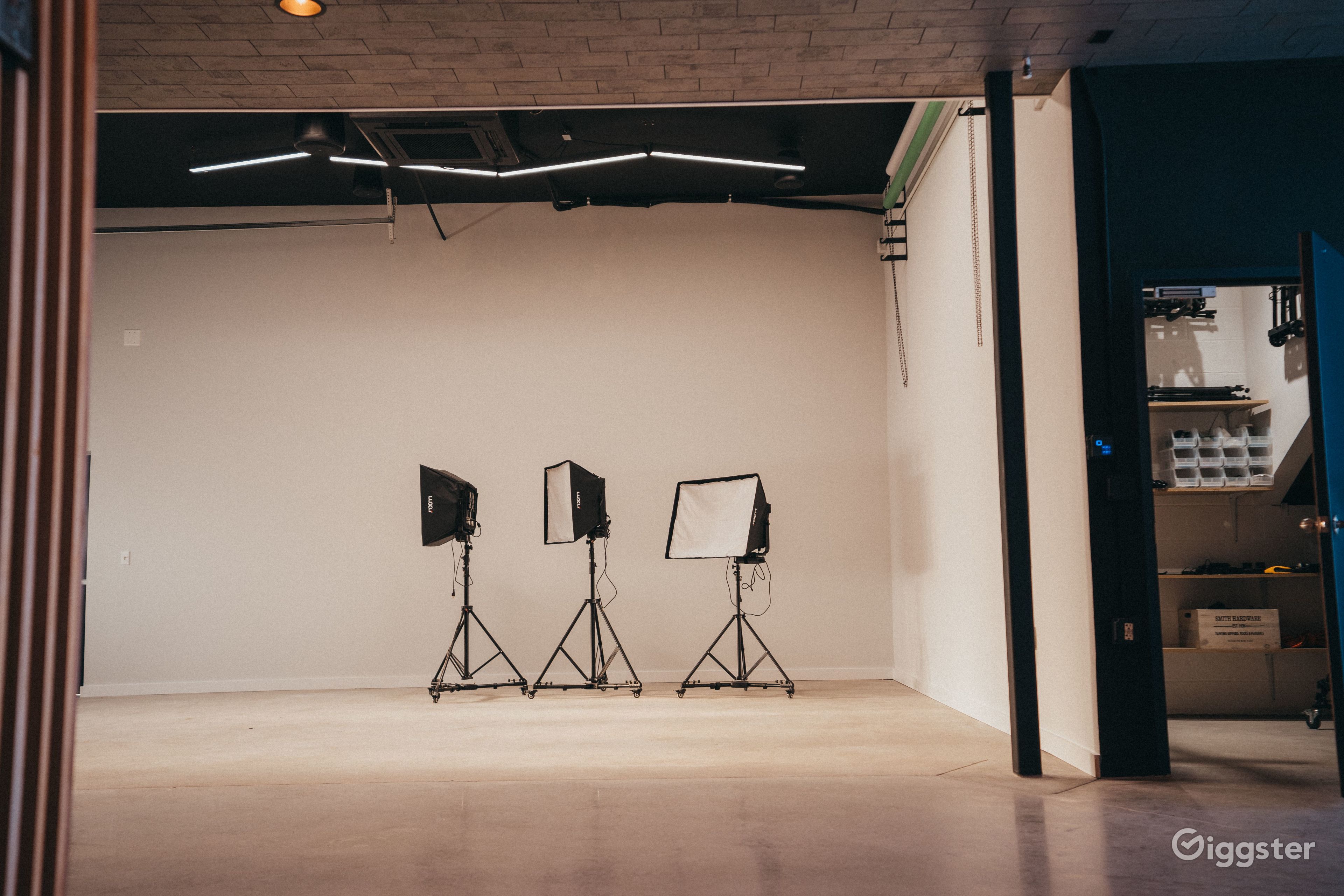 Luxurious, ground-level Soundstage + Photo Studio | Rent this location ...